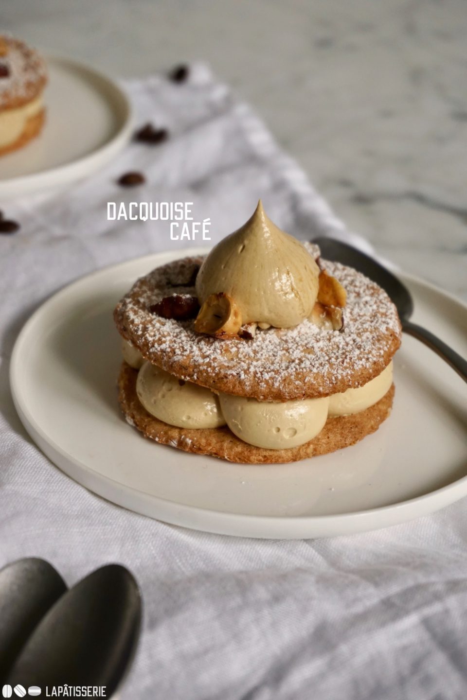 Dacquoise mit Kaffeecreme – LAPÂTISSERIE