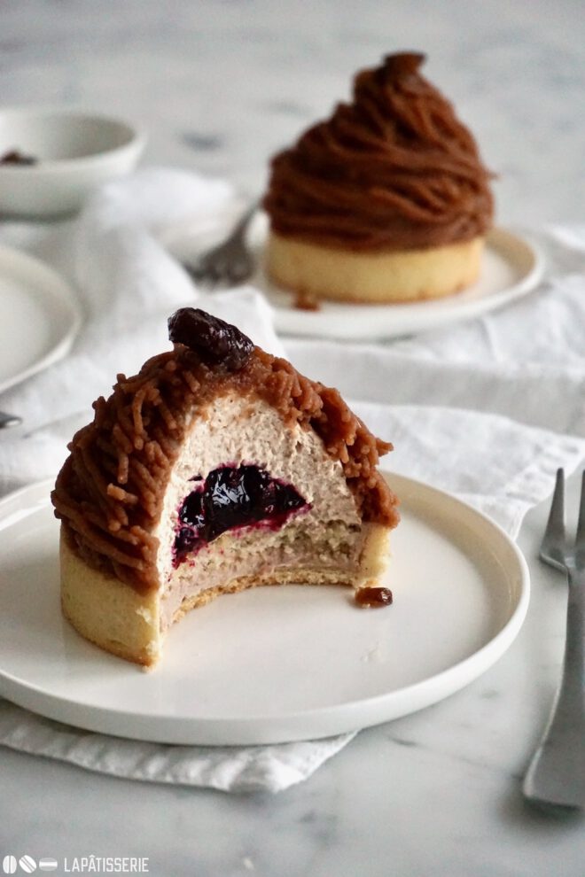 Mont Blanc | Törtchen mit Marone & Cassis – LAPÂTISSERIE