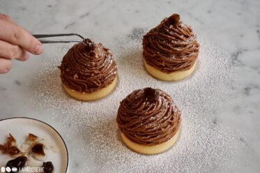 Mont Blanc | Törtchen mit Marone & Cassis – LAPÂTISSERIE