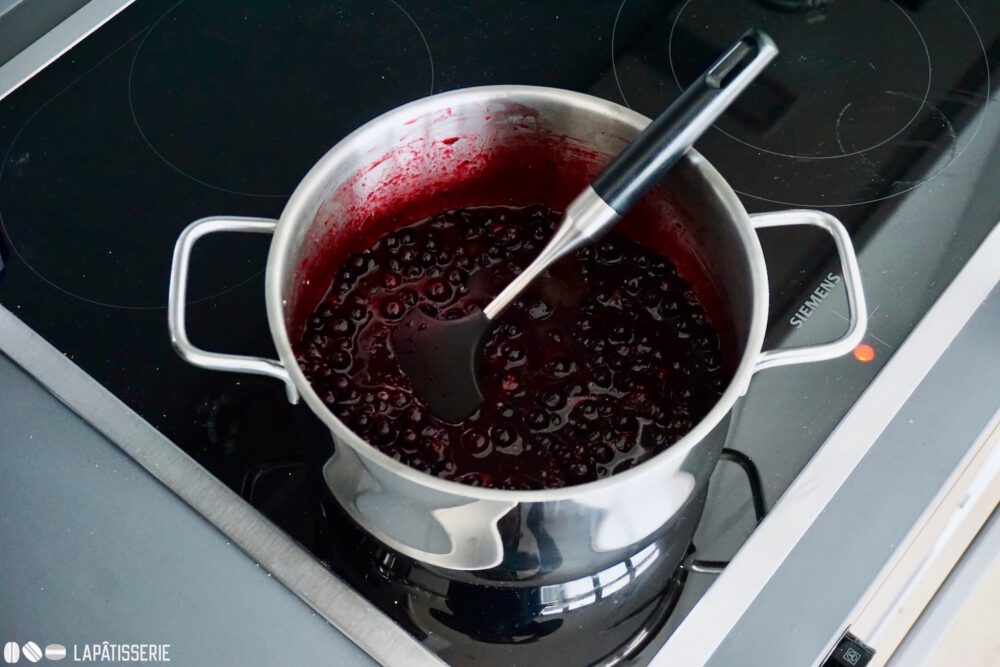 Mont Blanc | Törtchen mit Marone & Cassis – LAPÂTISSERIE