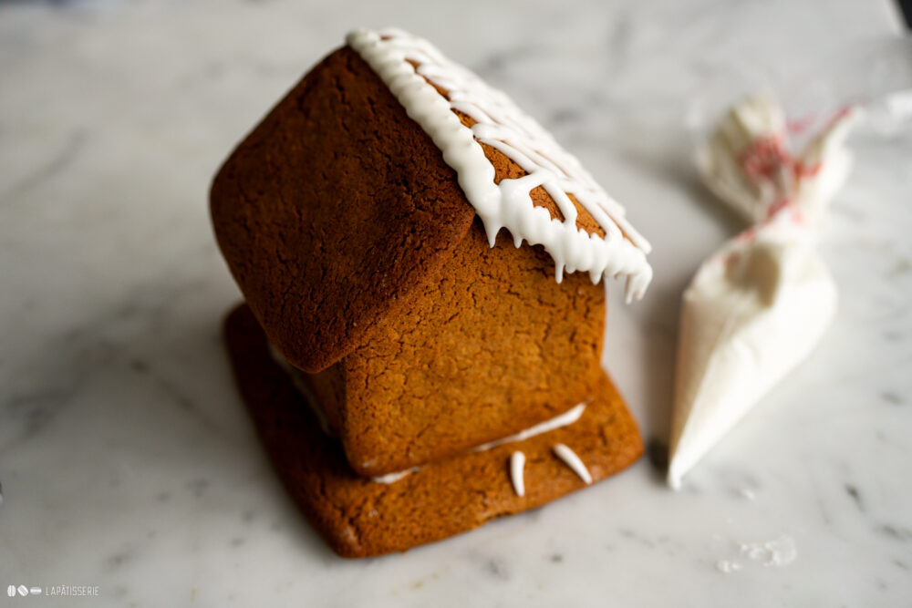 Lebkuchenhaus selber machen | Rezept & Schablone – LAPÂTISSERIE